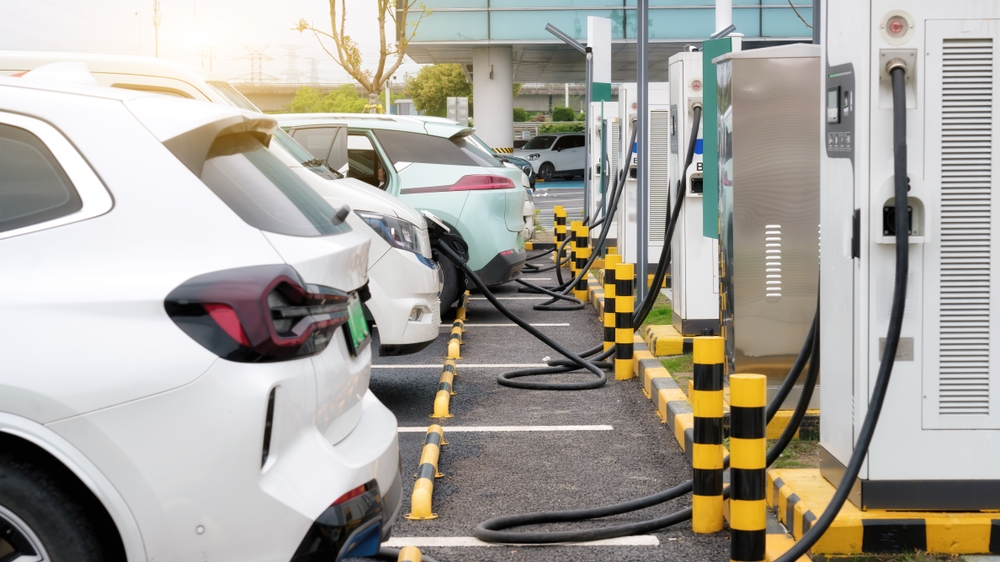 Voiture électrique ou hybride : quelles différences ? - Touring Dealer