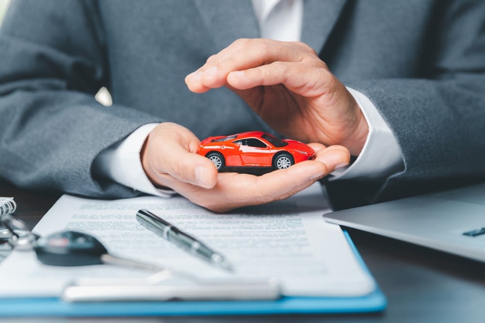Quel est le prix d'une assurance auto par an ? Le guide complet